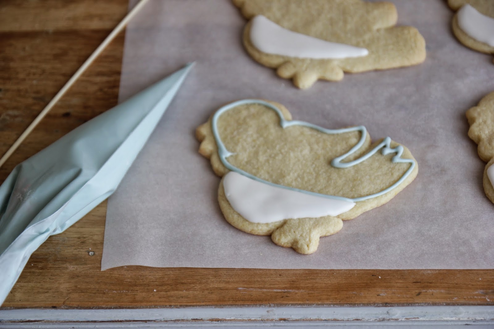 Jenny Steffens Hobick: Decorating Blue Bird Sugar Cookies