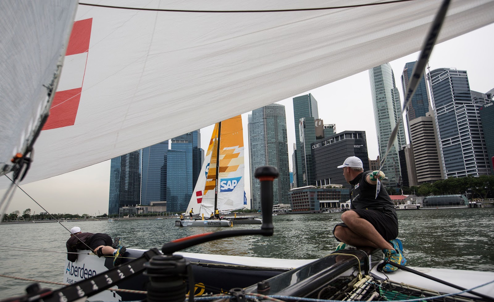 SailRaceWin: Extreme Sailing Series : Day One of Act Two in Singapore