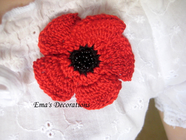 Ema Decorations: Crochet Poppy Brooch - a pattern