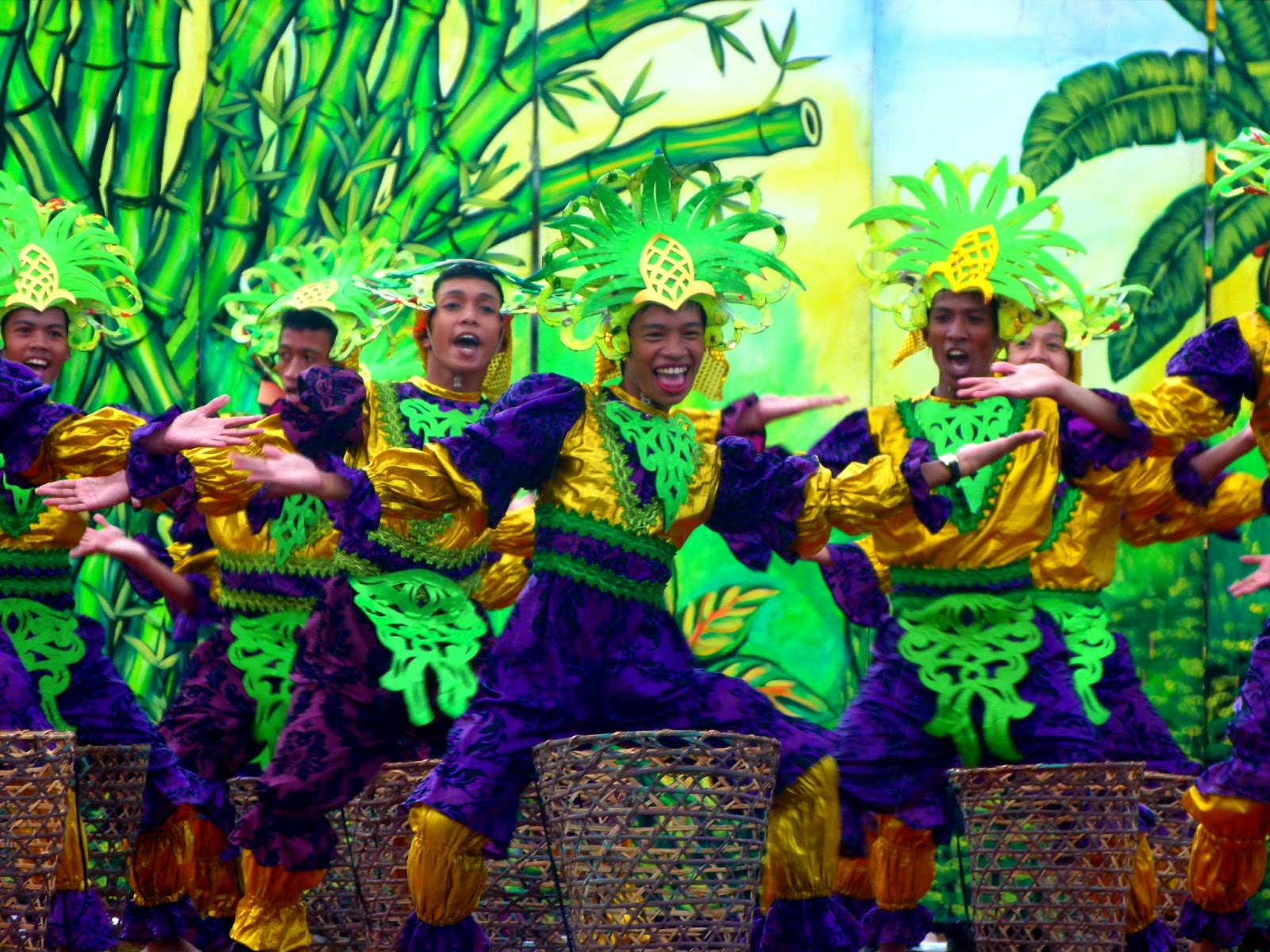 2014 PINTADOS-KASADYAAN FESTIVAL - Lakwatserong Tsinelas