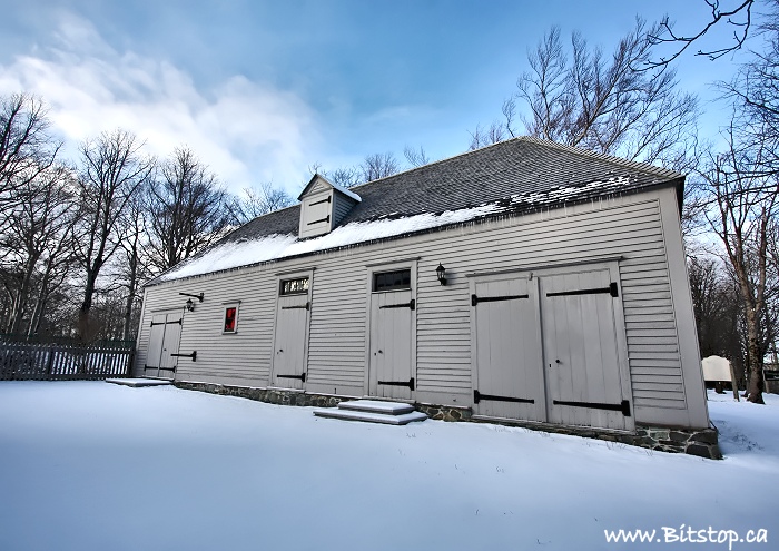 Bitstop: Commissariat House & St. Thomas Church