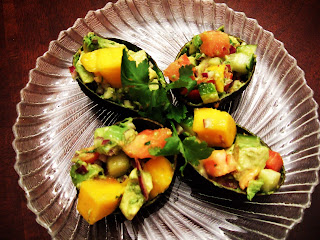 Raw Recipes: AVOCADO MANGO SALSA BOATS!