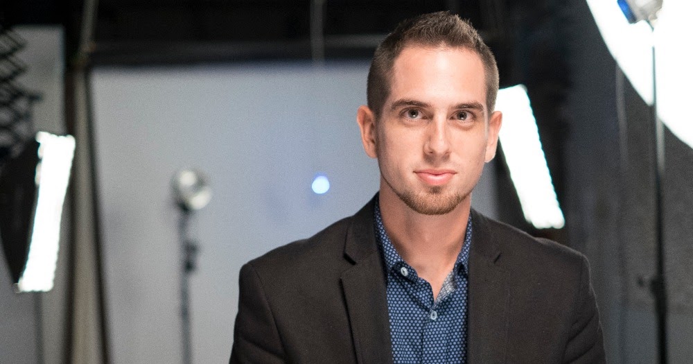 Deaf YouVideo: The ASL Radio Show - Light Up The Daily Moth