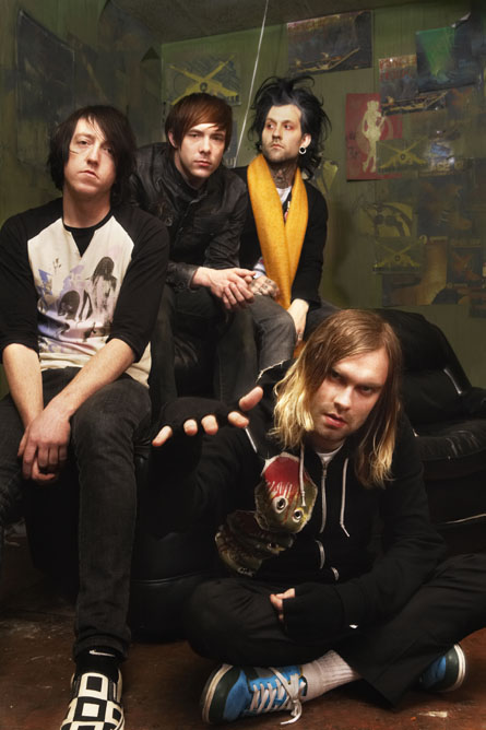 Stars Of cctv: Detalles de Vulnerable de The Used.