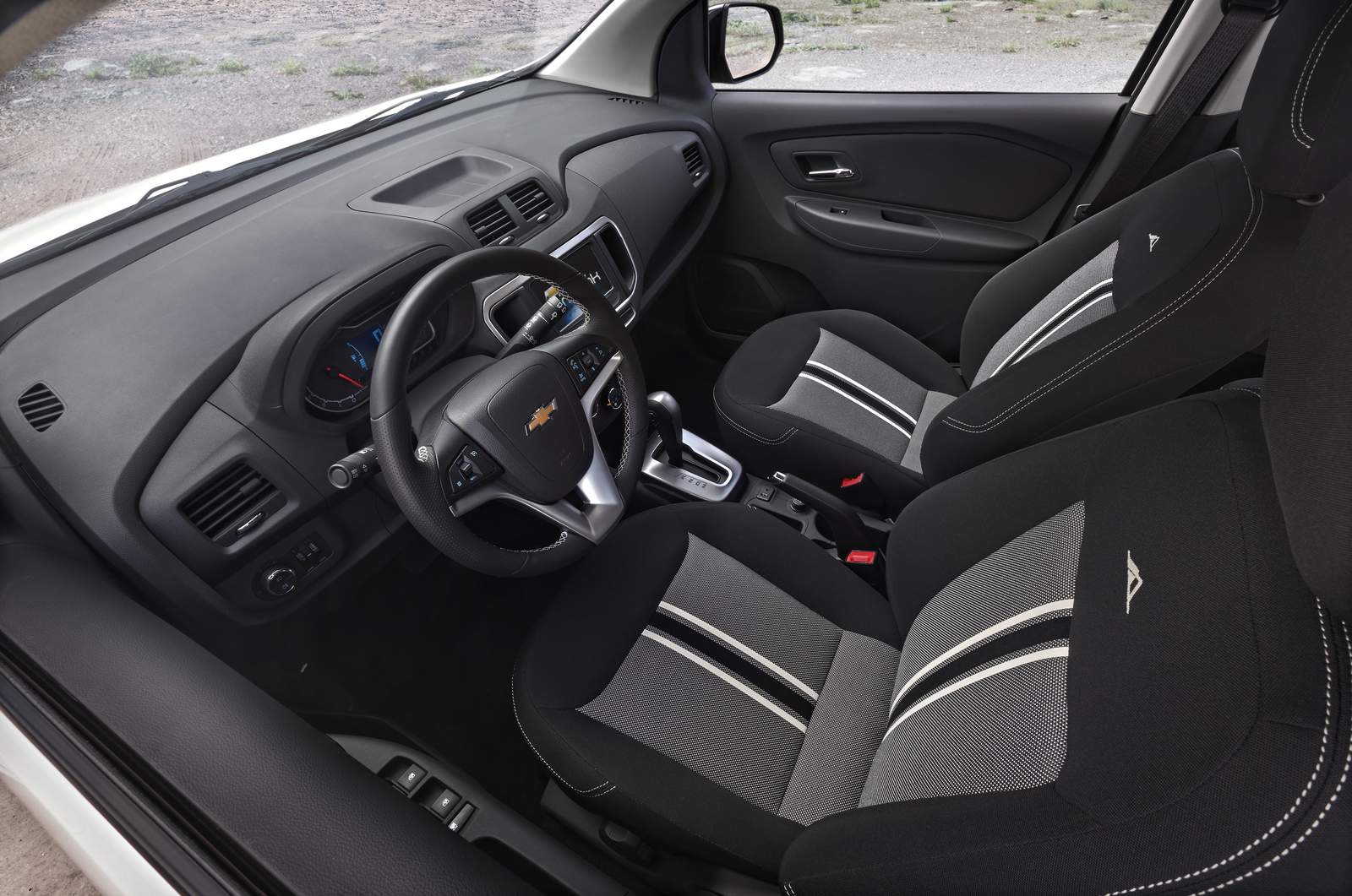 Chevrolet Spin 2015 Activ: fotos e especificações oficiais