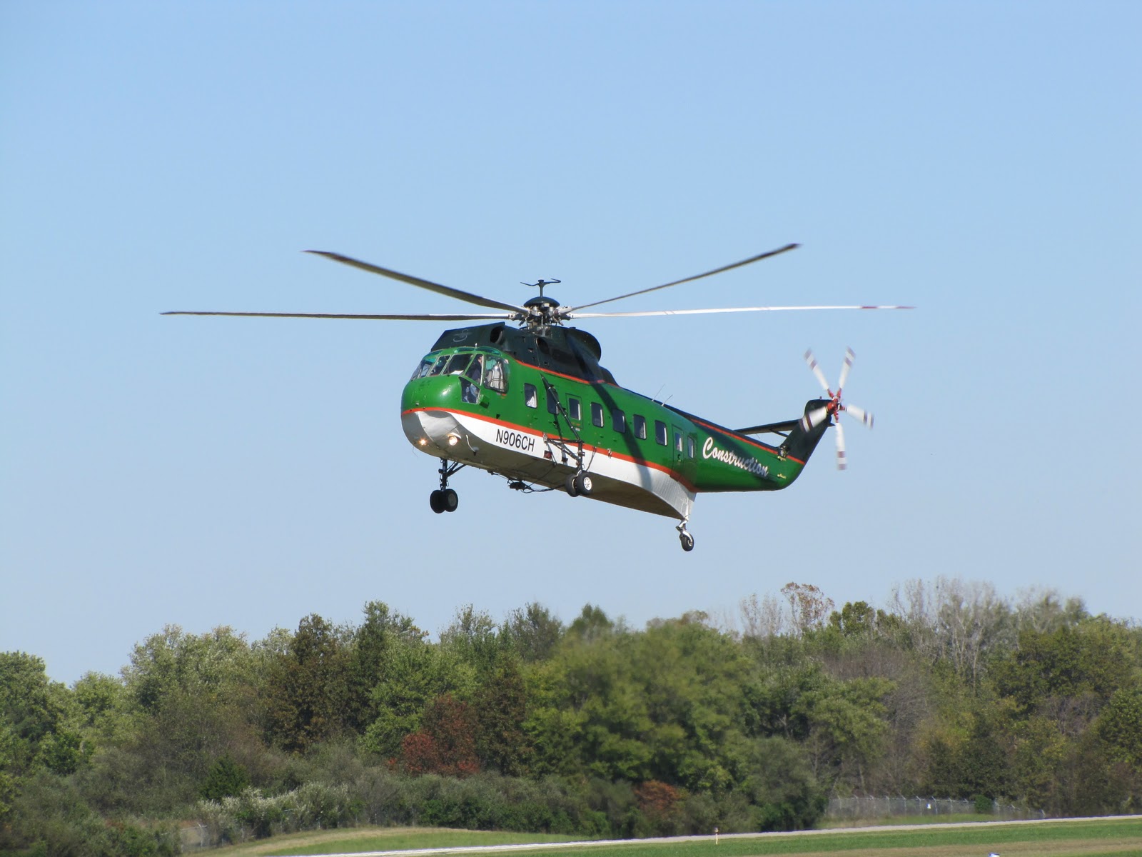 The Aero Experience: Construction Helicopters Sikorski S-61N at Mount ...