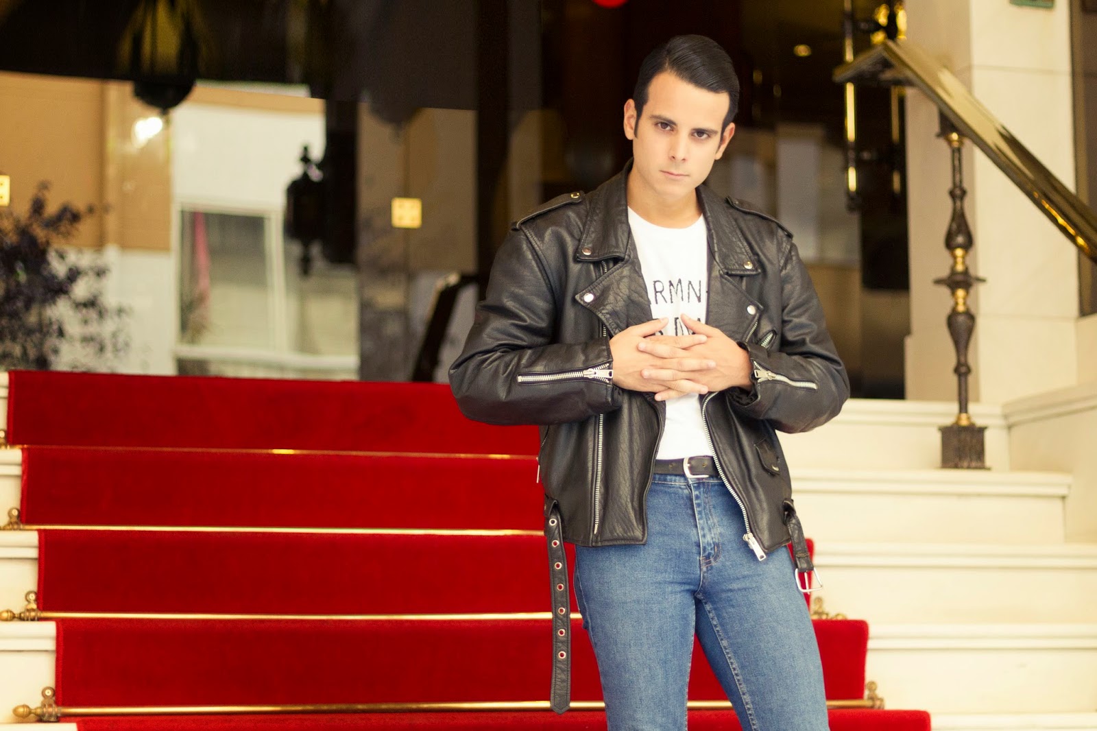 ALEX CASANOVA: ANTAGONISMOS BIEN AVENIDOS ~ AGOLPEDEEFECTO MÚSICA