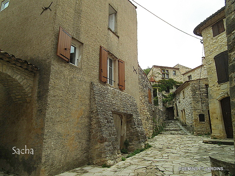 Chemins et jardins ( blog rando et balade ): Village de Vachères