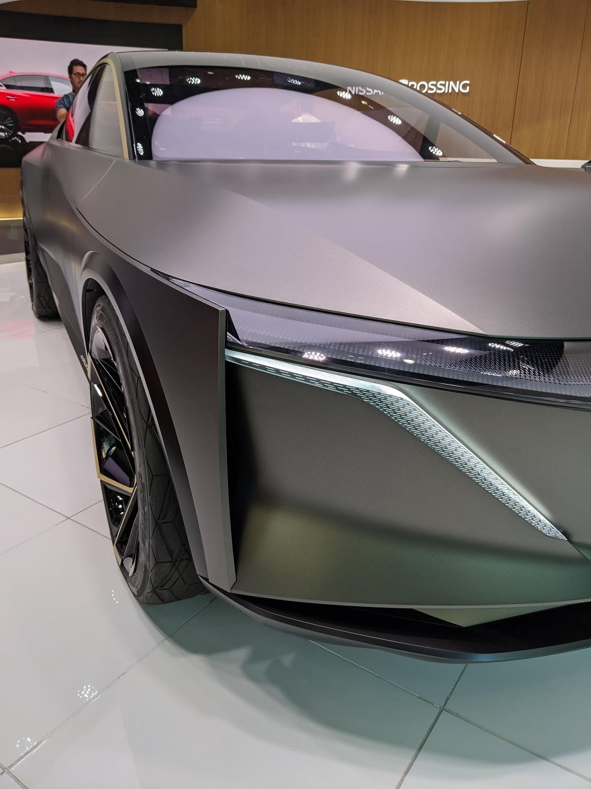 m e m o: Sharp angled Nissan concept car