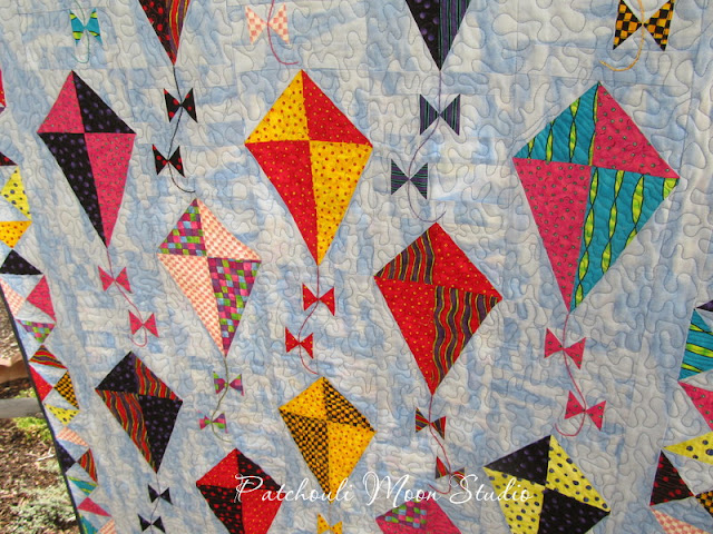 Patchouli Moon Studio: Let's Go Fly a Kite (a kite quilt that is)