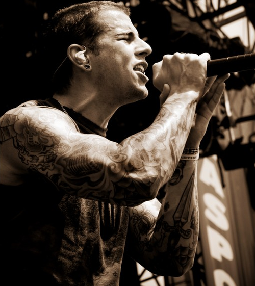 Emo, Rock...: M. Shadows....