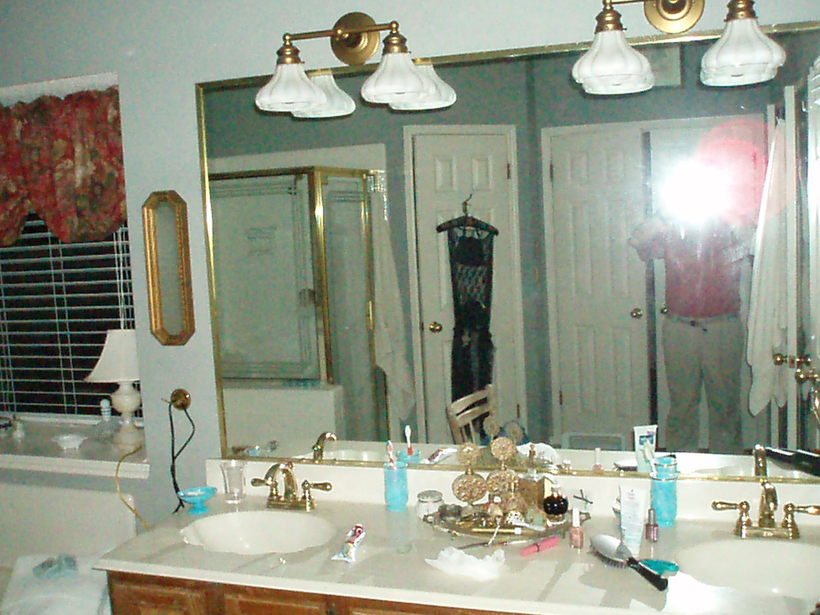 Let's Add Sprinkles: Small Updates For A 90s Bath