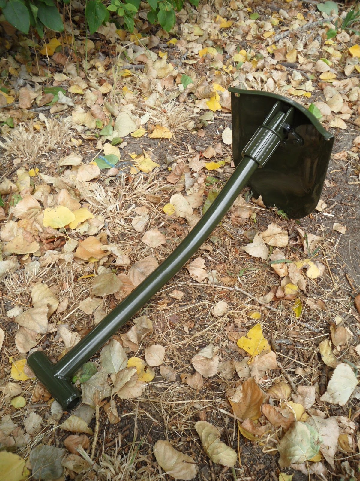 Four Bees: Swedish Fältspade KLAS, Short Light Attack Shovel ...