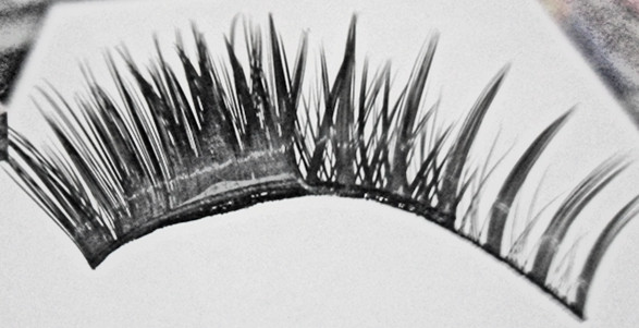 Beauty Diary: How to stack fake eyelashes