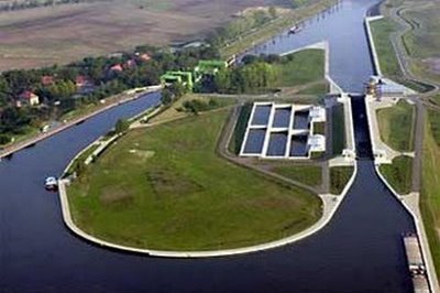 Pix Grove: Incredible Water Bridge in Germany