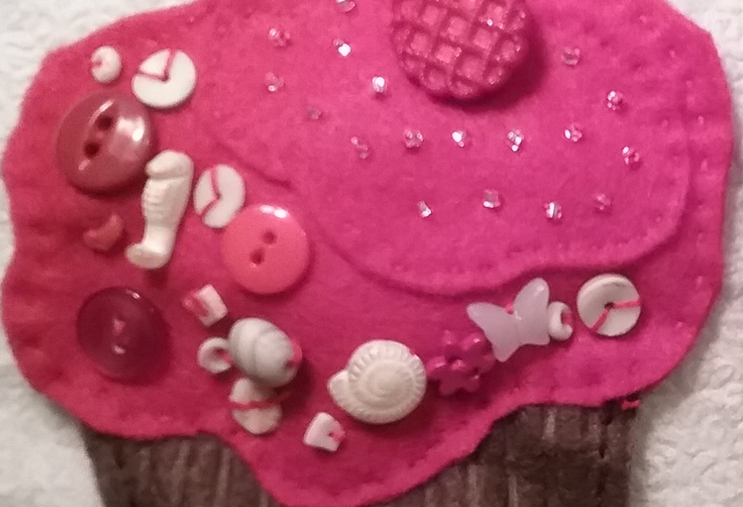 Butterfly of Four : Felt Cupcakes - Free Patterns and Tutorial