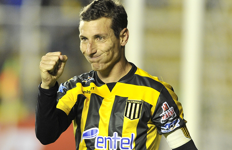 El futbolista paraguayo-boliviano igualó los registros de Luis Galarza ...