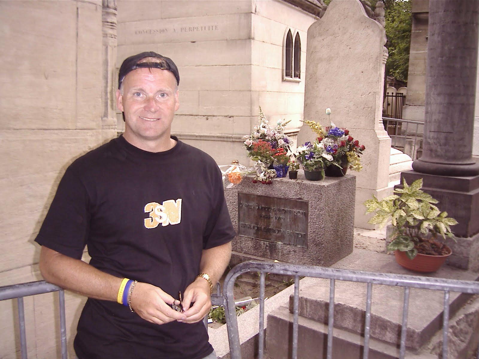 SJ: Jim Morrison's Grave