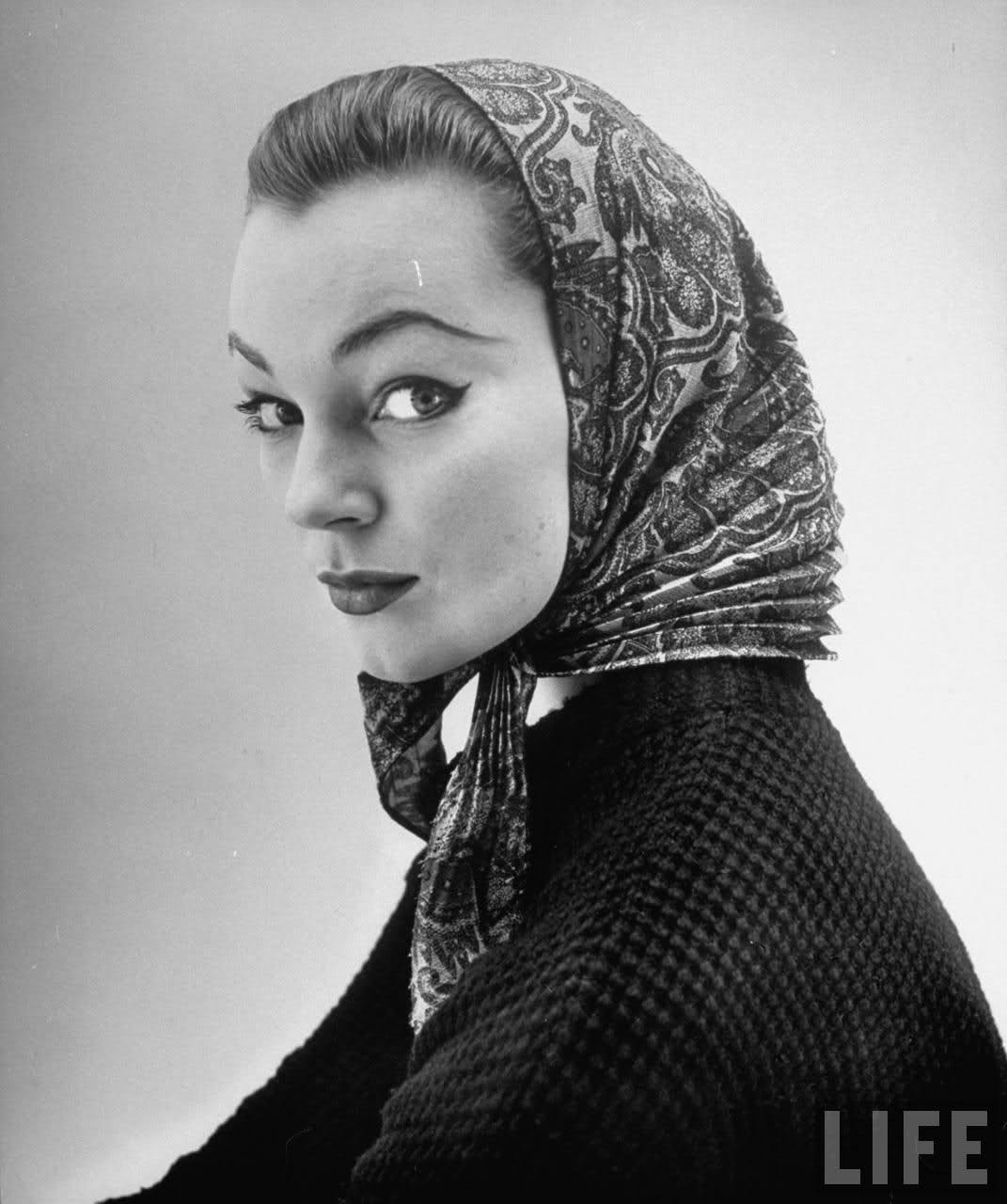 Who's the model on this November 1949 Bazaar cover? | Vintage Fashion ...