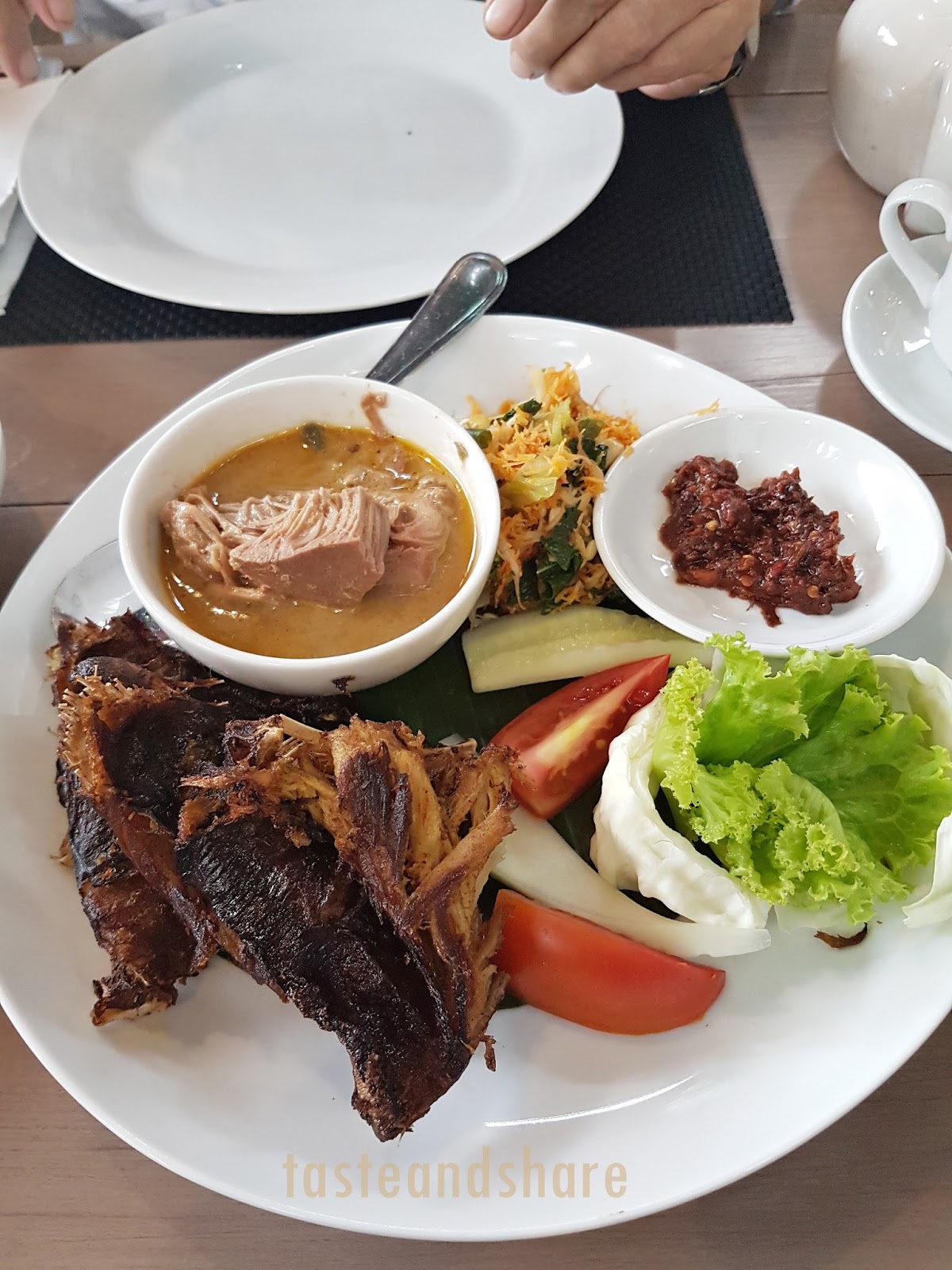 (REVIEW) Javanine Resto Malang | Food Craver