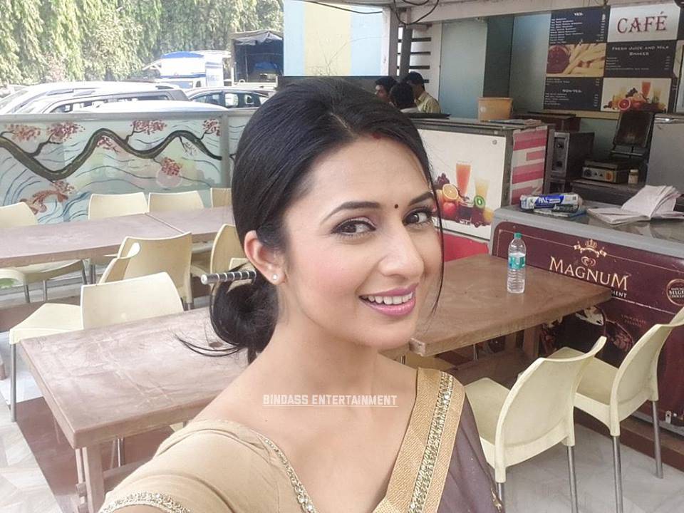 Divyanka Tripathi Photos From Yeh Hai Mohabbatein Serial