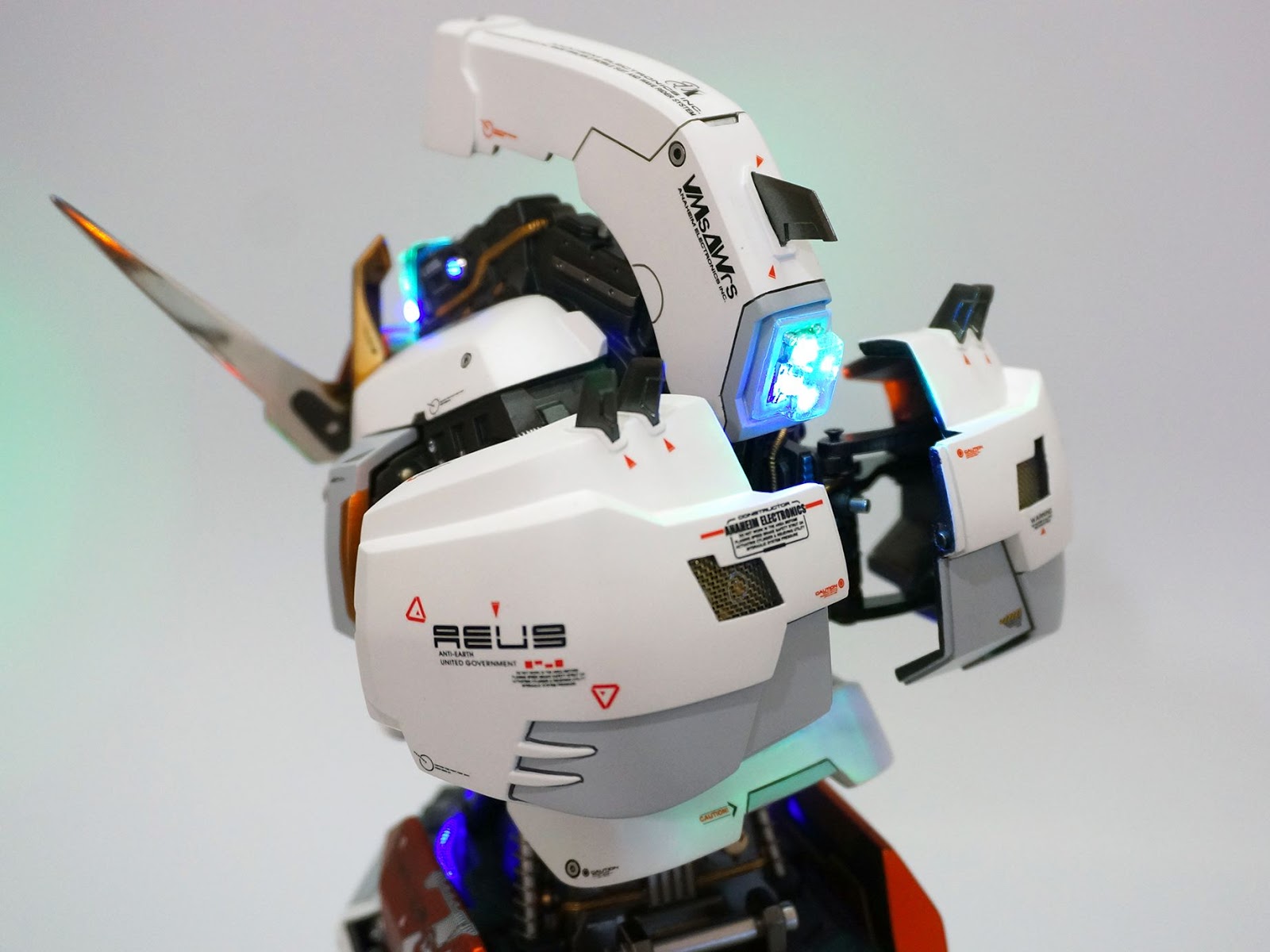 Custom Build: 1/24 Zeta Gundam Head + LED + AutoTransformation