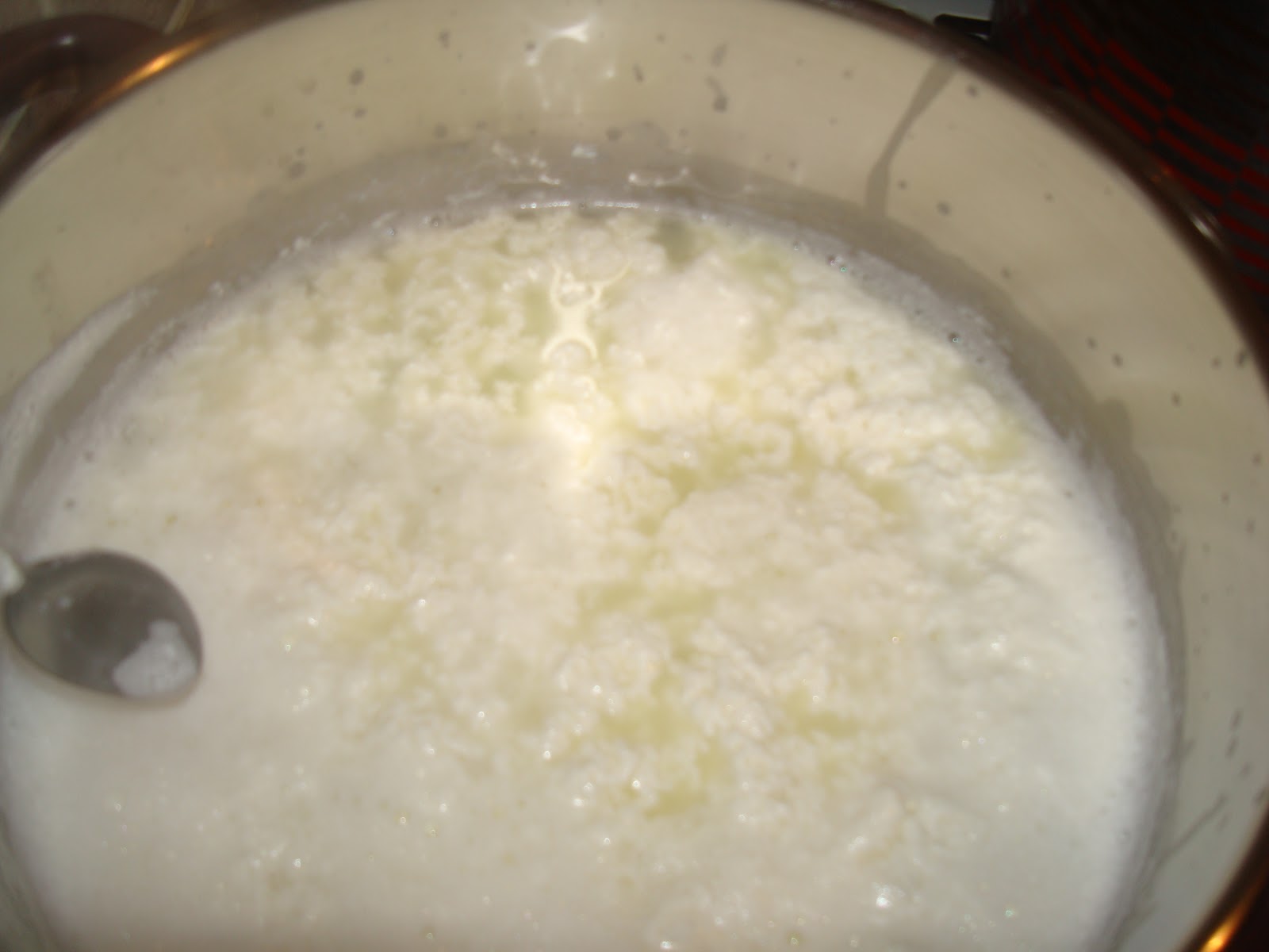 TΟ ΗΘΟΣ ΠΟΥ ΧΑΣΑΜΕ...: Τυρί κασέρι...μπασκί...από τα χέρια σας...