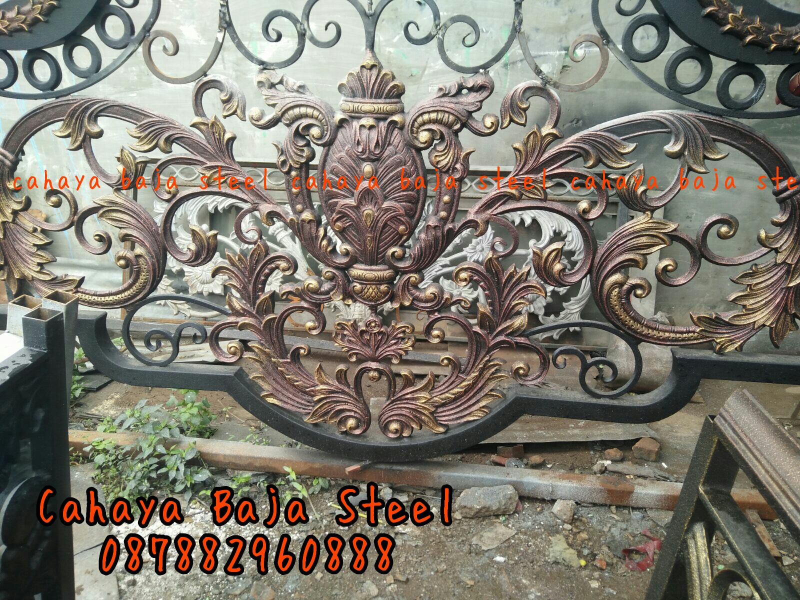 Besi Tempa Klasik: Pagar besi tempa ornamen klasik
