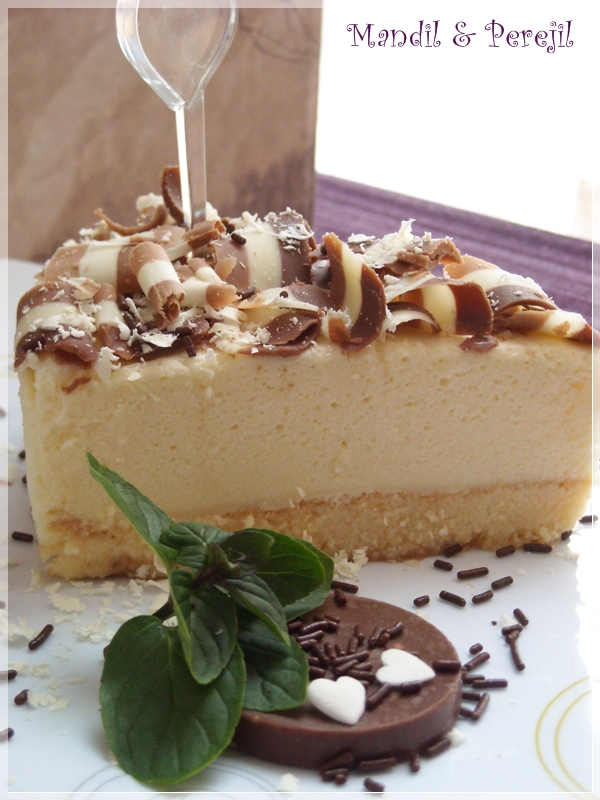 Mandil & Perejil: TARTA MOUSSE DE CHOCOLATE BLANCO