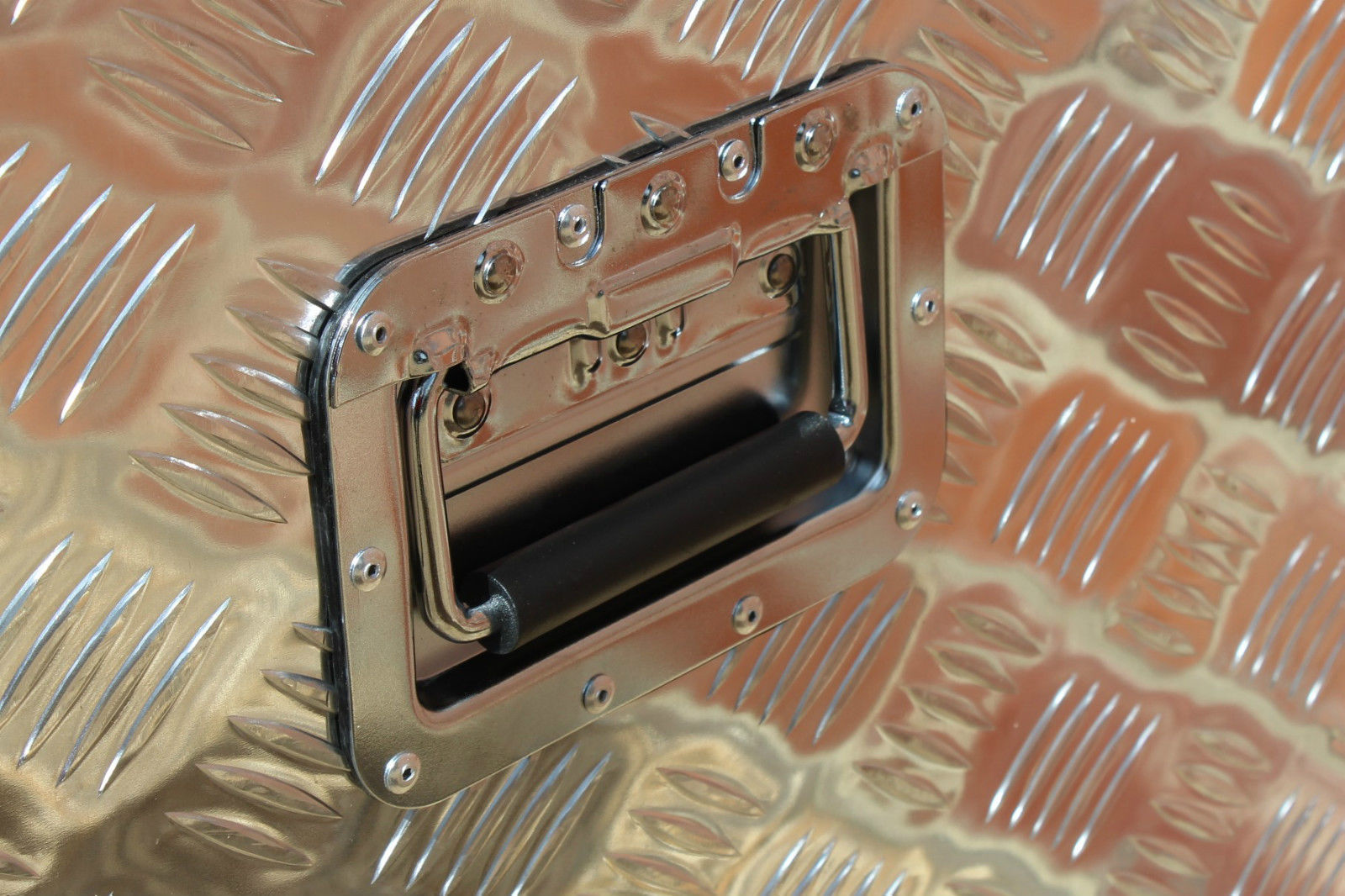 Landrover Defender: ALUMINIUM TOOL BOX CHEST VAULT WITH DRAWER ALLYBACK ...