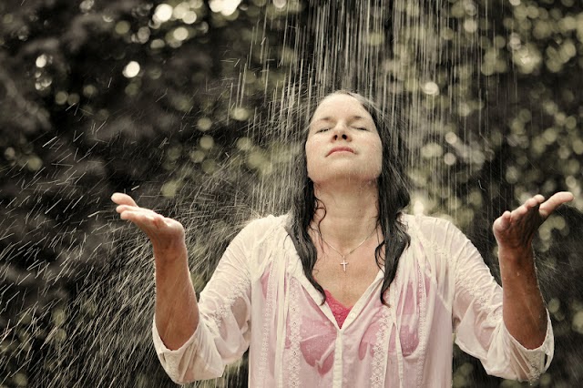 Benarkah Kehujanan Akan Bisa Membuat Kita Sakit