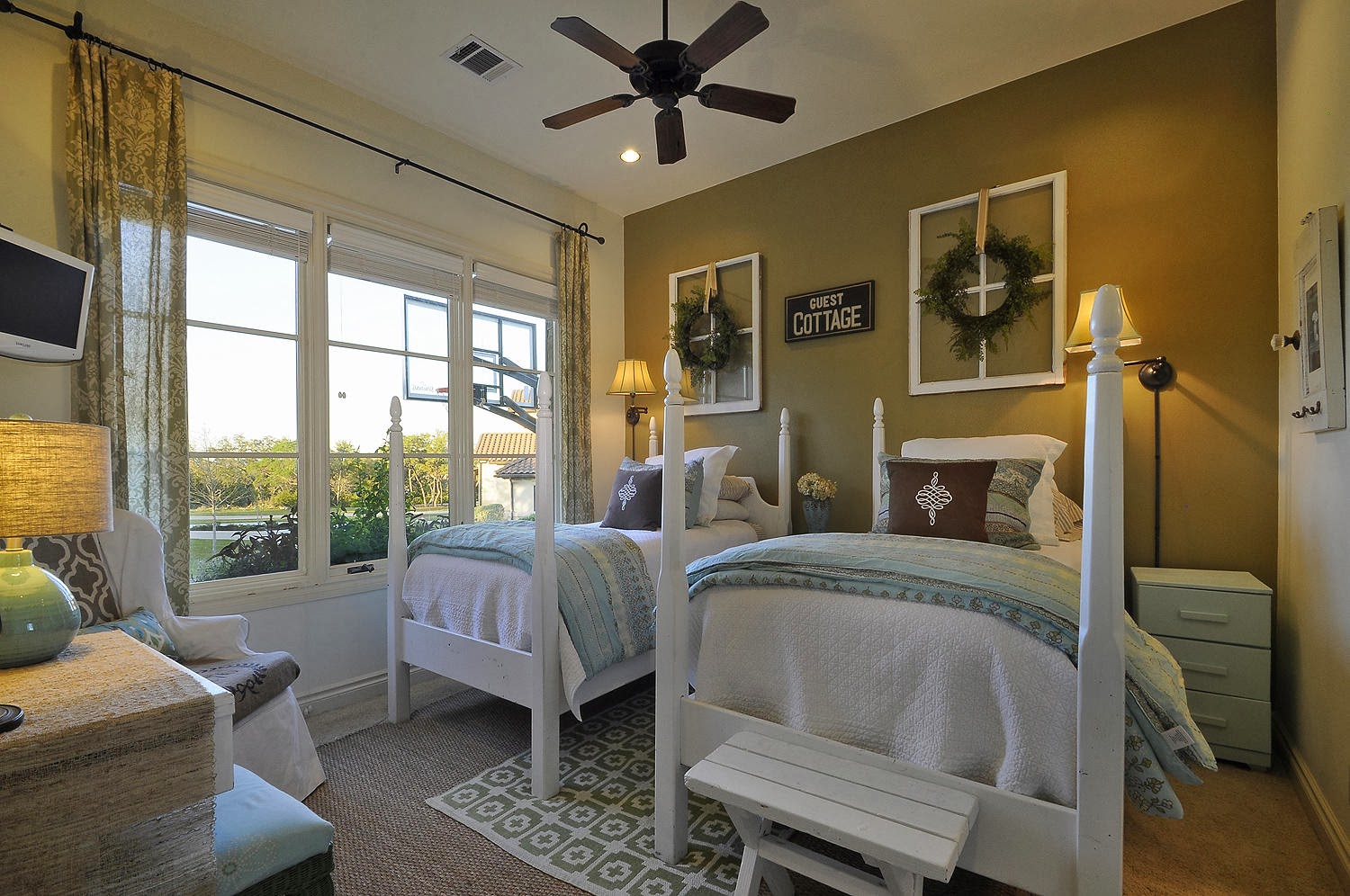 Subtle Traditional Style Blends with Modern Touches | Interiornity ...