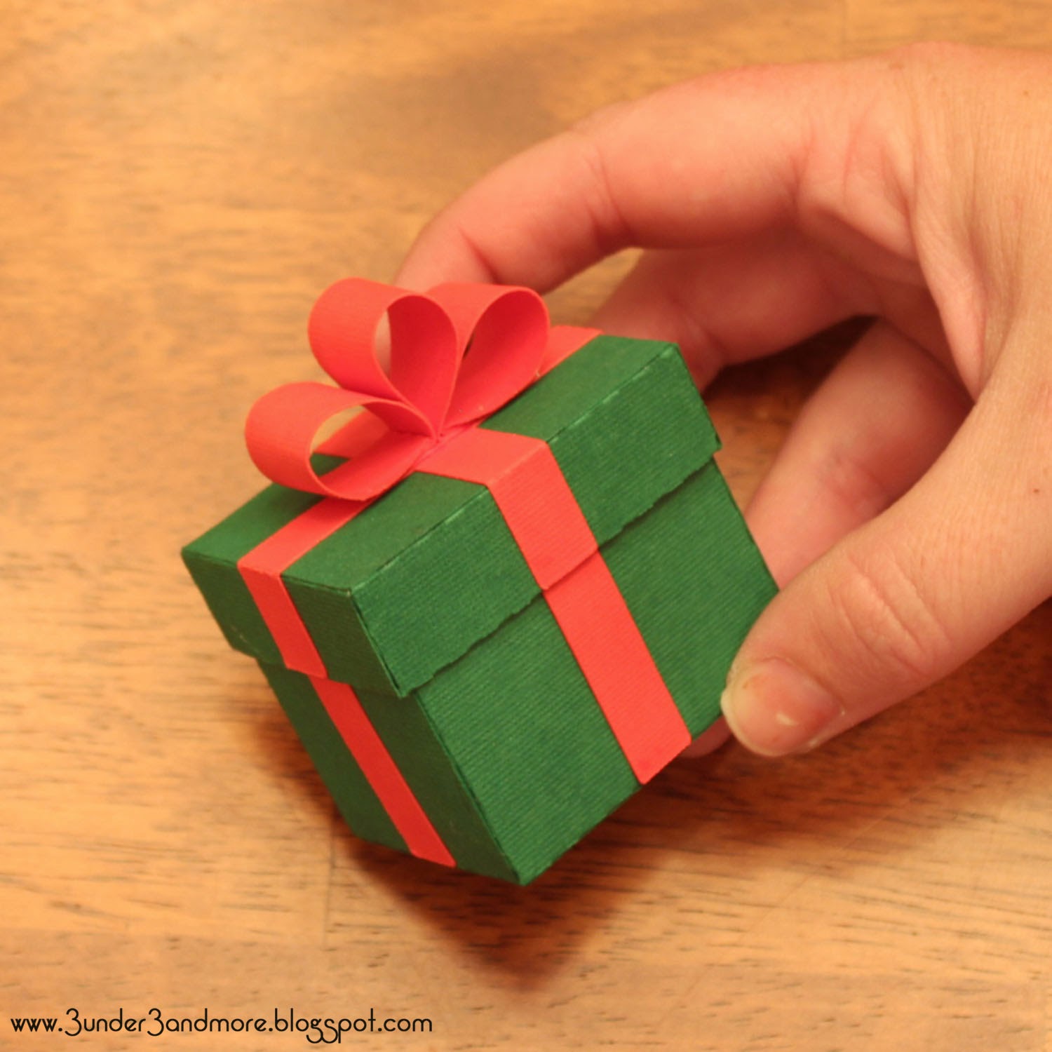 3 under 3 and more: 3D Present Boxes tutorial