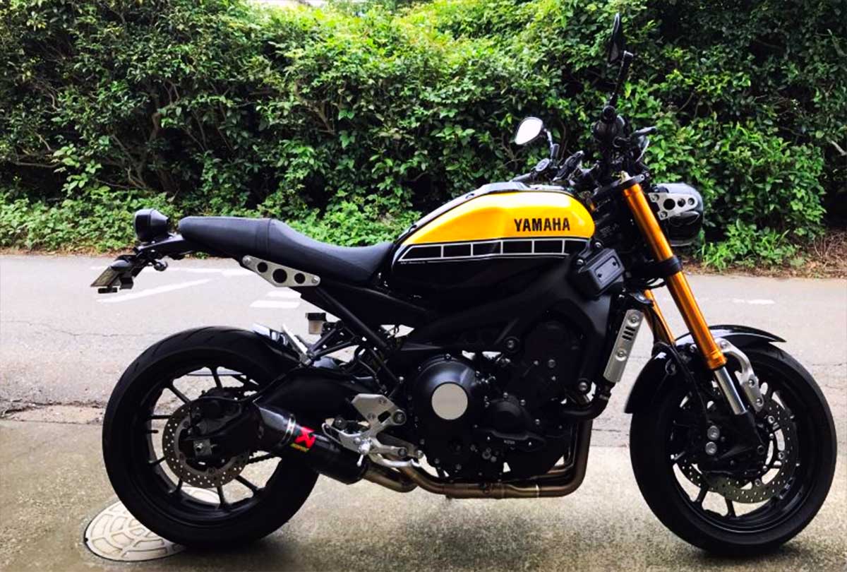 Yamaha XSR900 Akrapovic Carbon Exhaust - Yamaha Old Bikes List