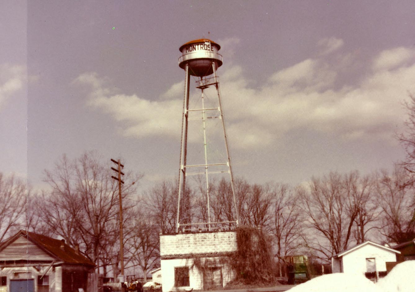 IMAGES OF OUR PAST - OLD WATER TANK, MONTROSE, GEORGIA