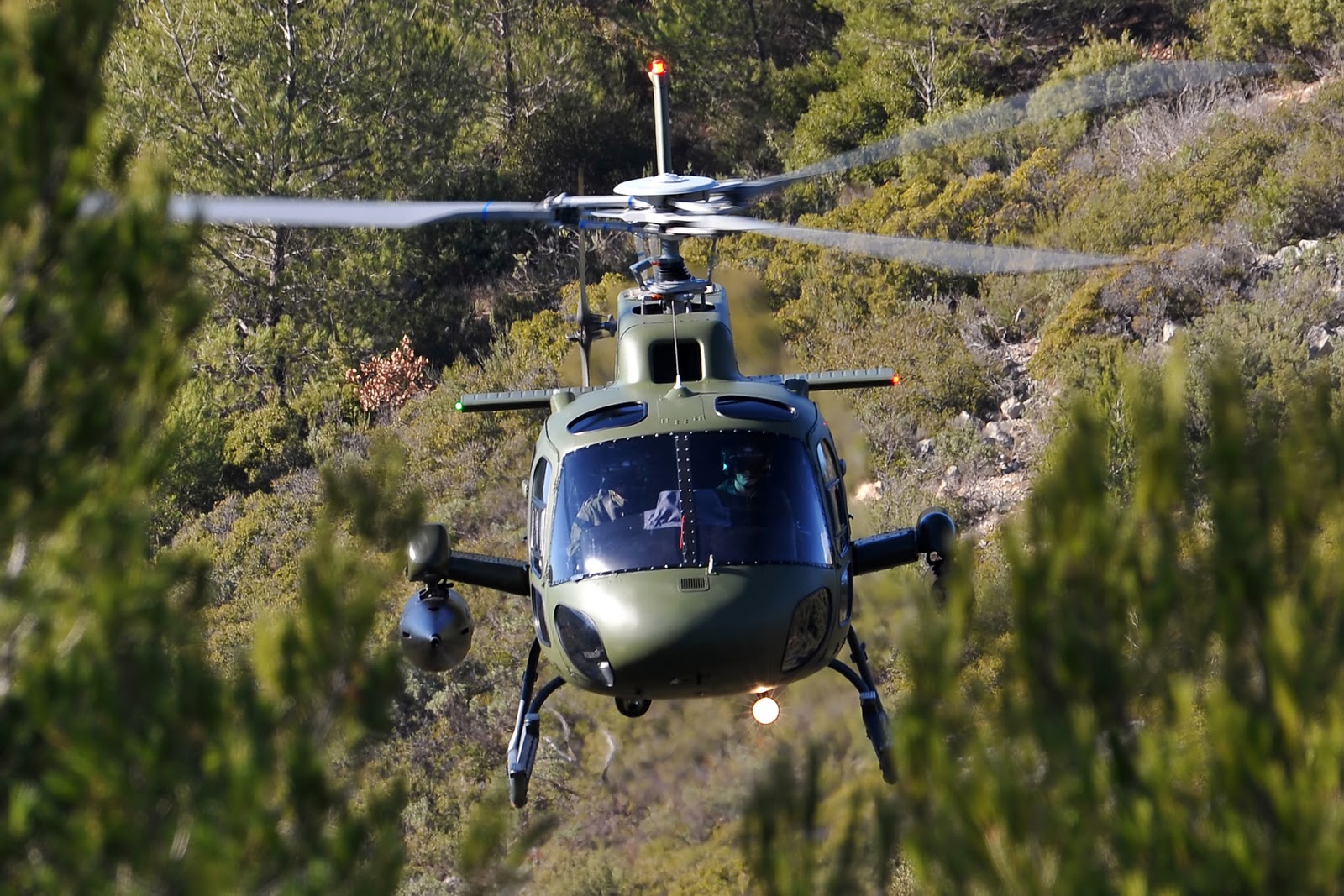 A arte da Navegação Aérea: Helicópteros de Guerra - Eurocopter AS 550 ...