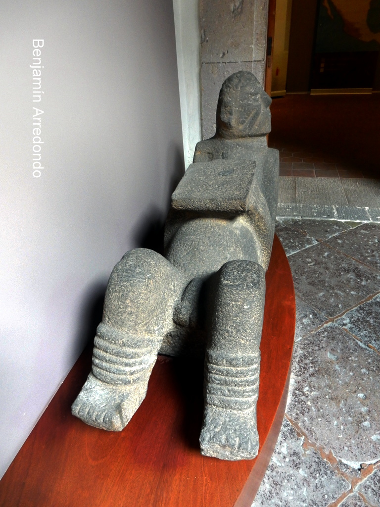 El Bable: El Chac Mool con pene de Ihuatzio, Michoacán