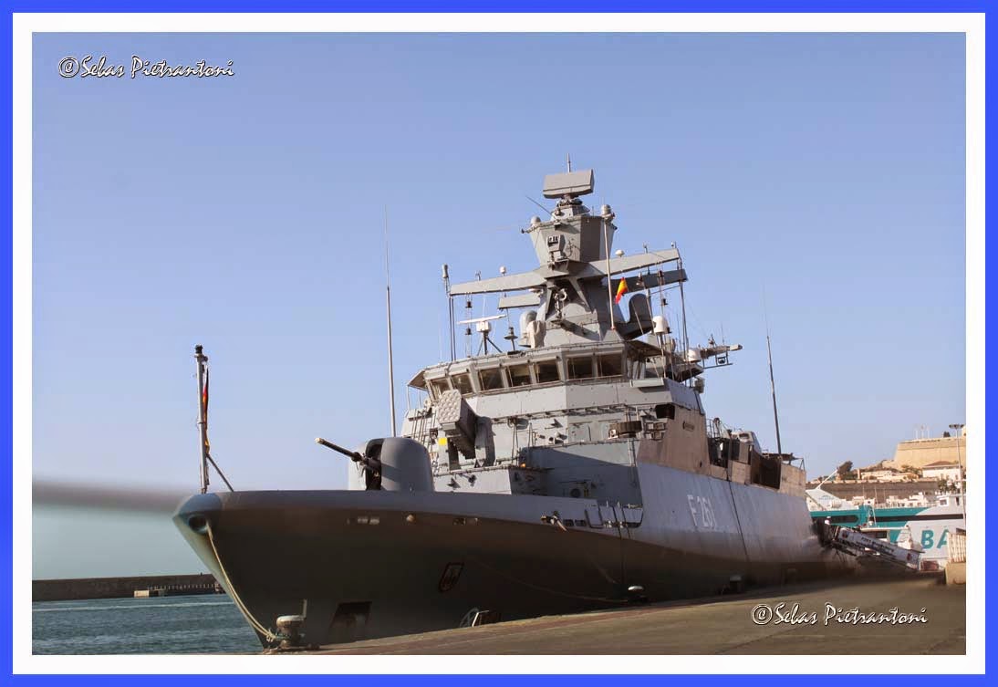 Blog cazador fotos de barcos en Ibiza: F261 Magdeburg