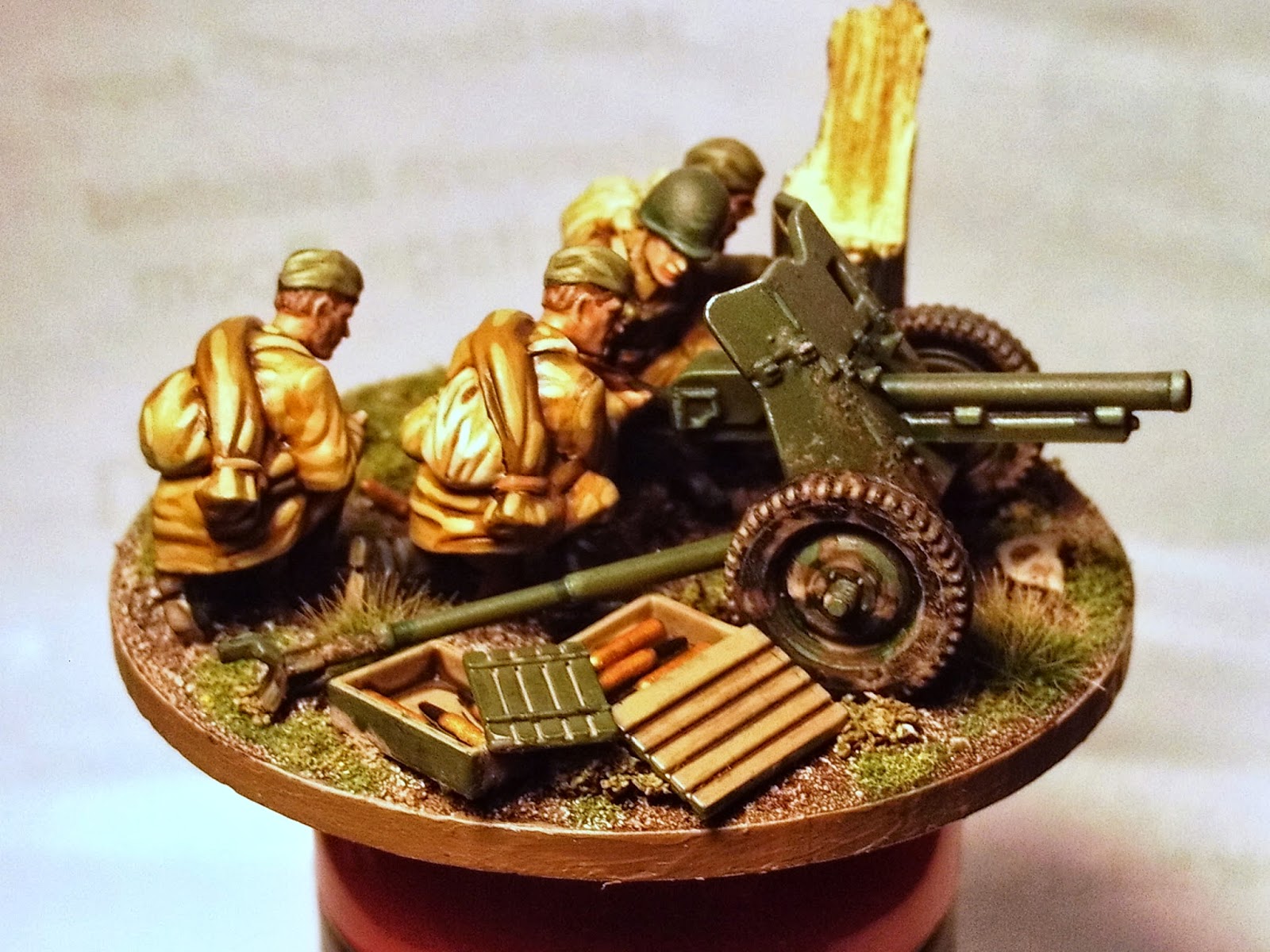 Ubique: Soviet 76mm infantry gun M1943 & Crew, Plastic Soldier Company