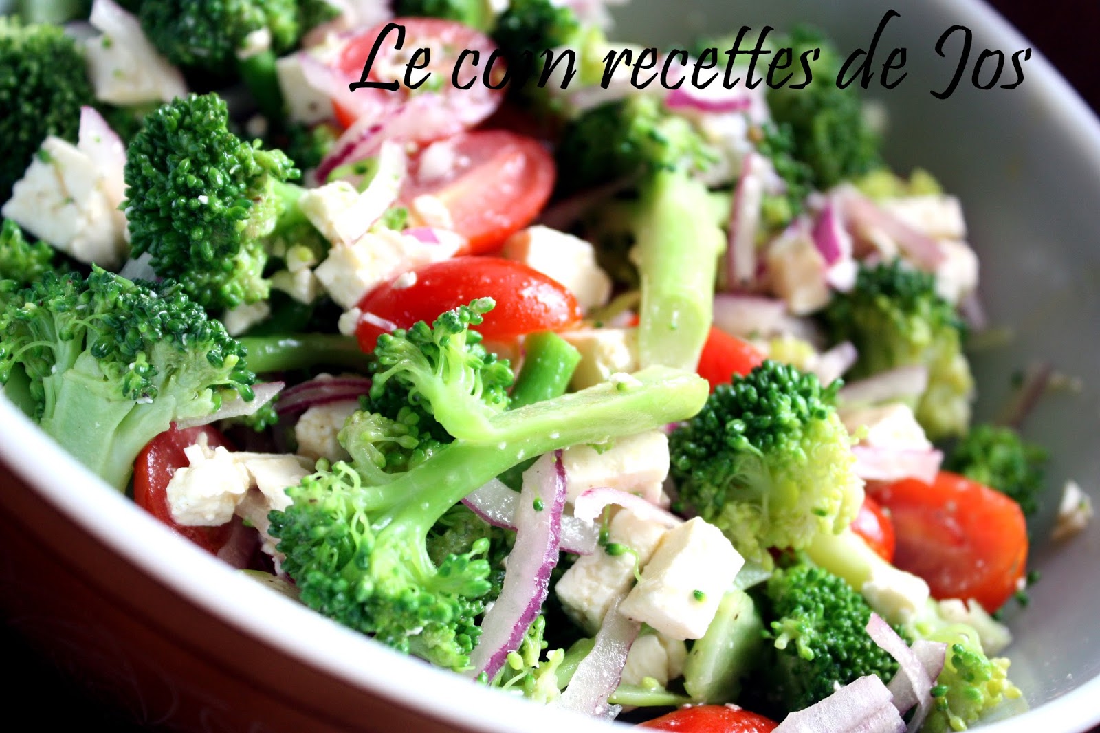 Le coin recettes de Jos: SALADE CROQUANTE AU BROCOLI ET AU FROMAGE FÊTA