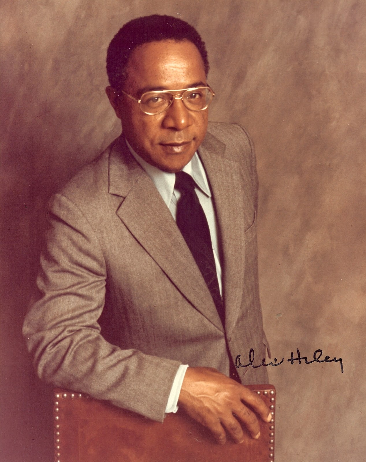 Centauro Alado: GRANDES ESCRITORES: ALEX HALEY