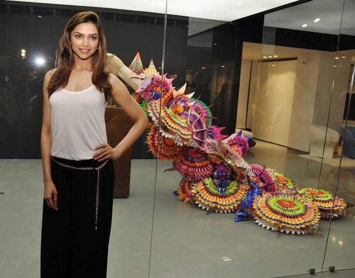 Deepika Padukone Hot Hot Navel Stills|Deepika Padukone Hot Hot Navel ...