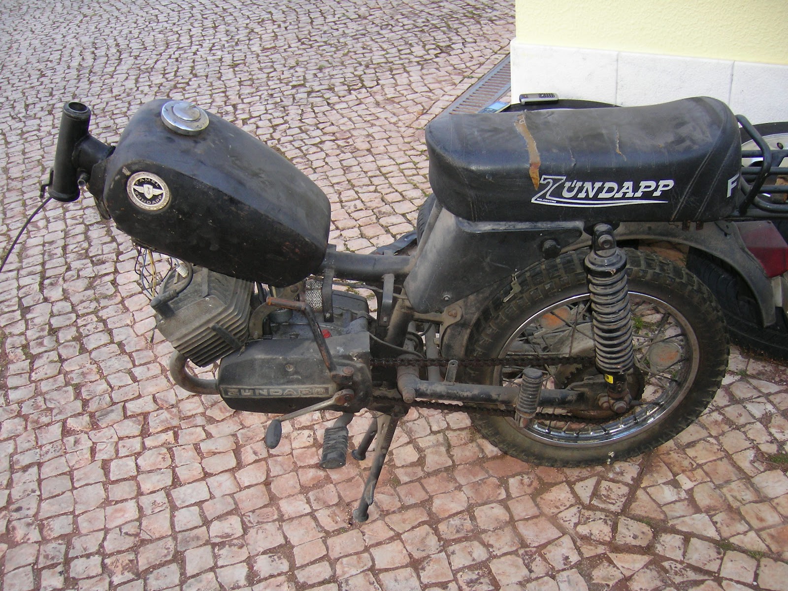 J.M.C.S. MOTOS E PEÇAS: ZUNDAPP Z3 INCOMPLETA