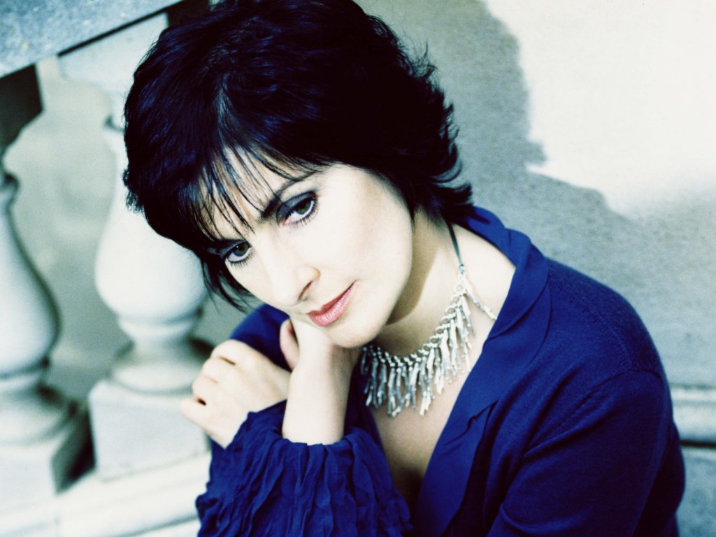 Wallpapers Oficiais HQ ~ Enya - Brasil