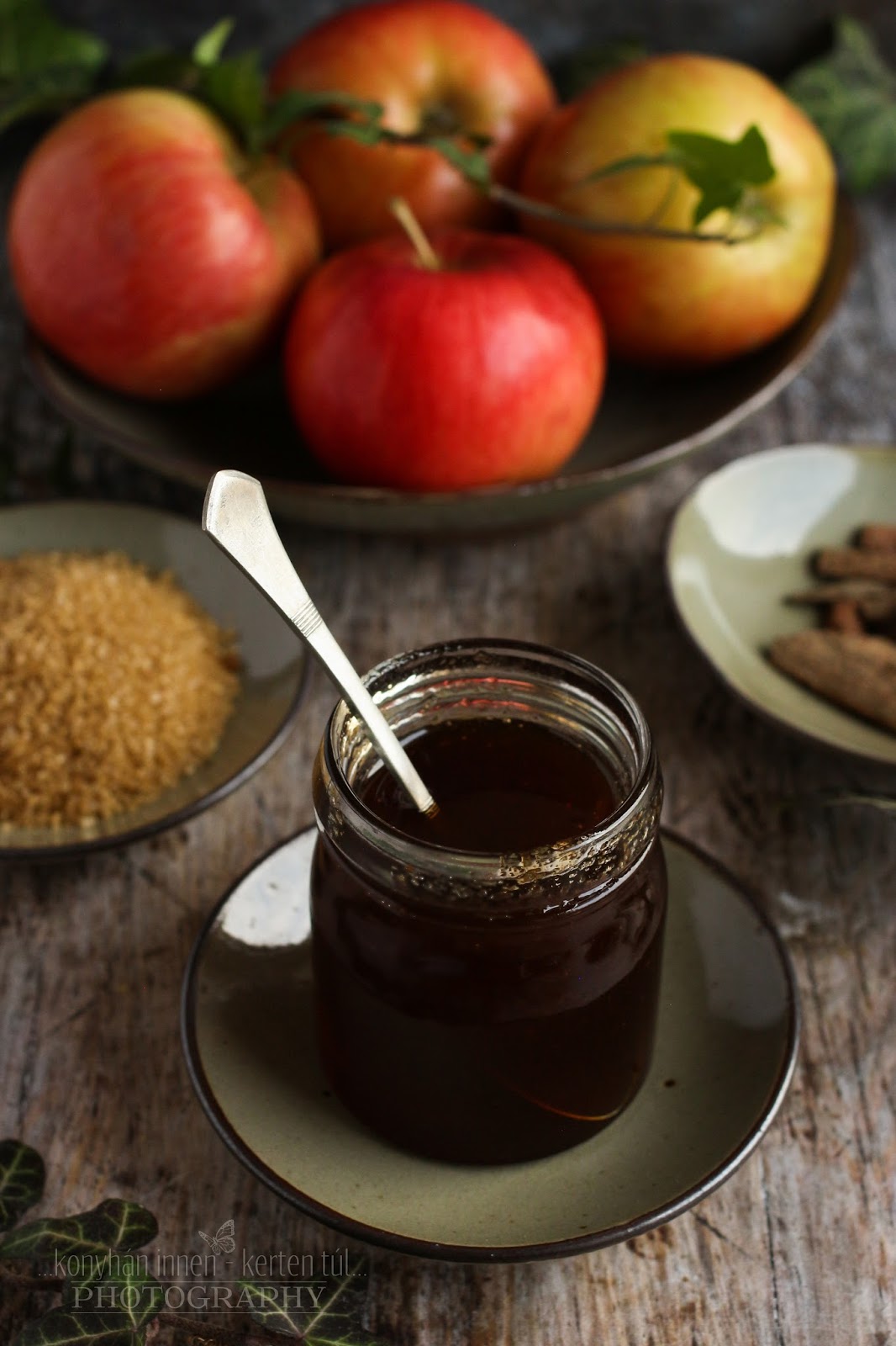 ...konyhán innen - kerten túl...: Appelstroop - Holland almaszirup