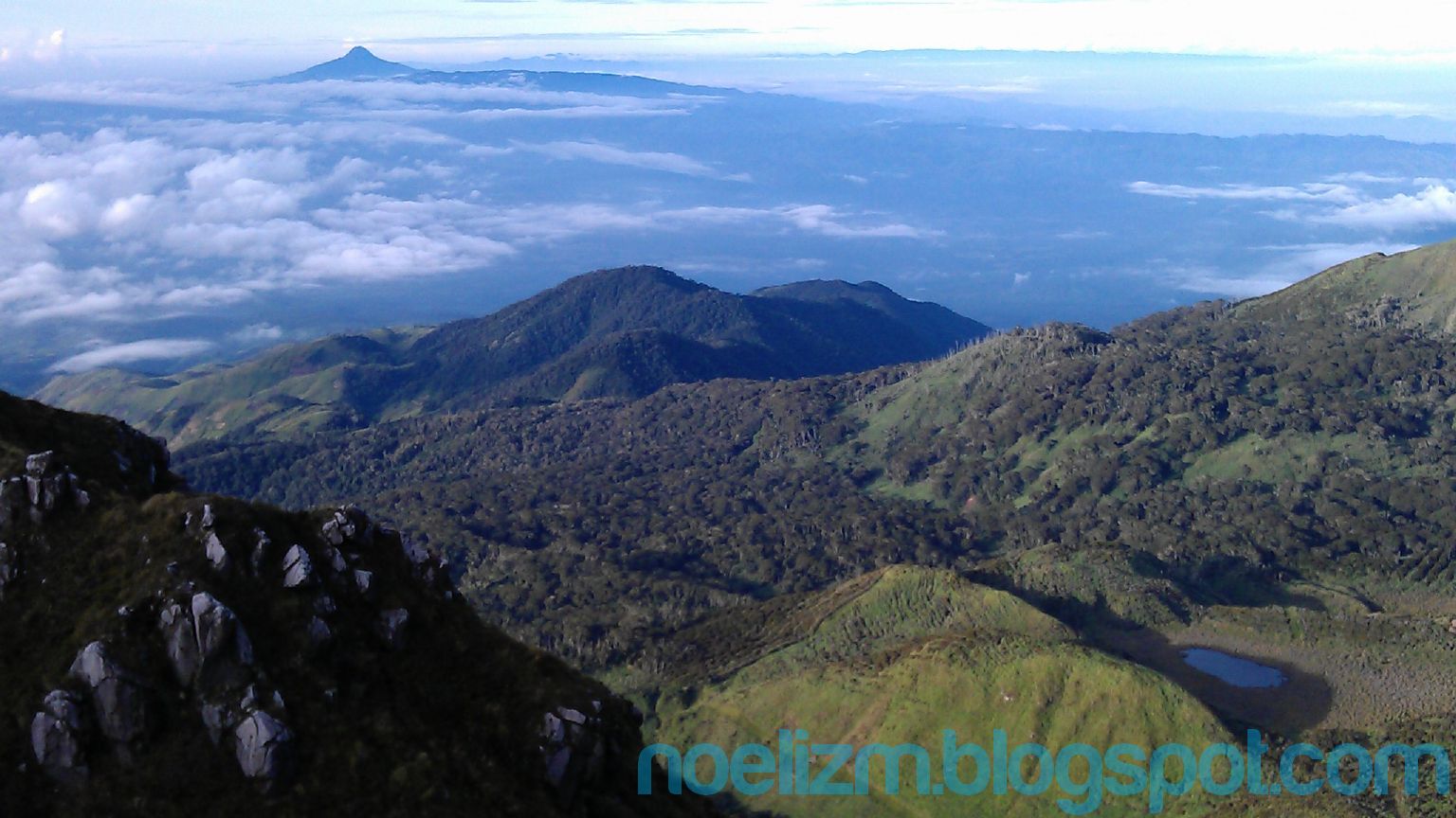 Mt. Apo : Ascent to Philippines' Highest Peak | Noelizm