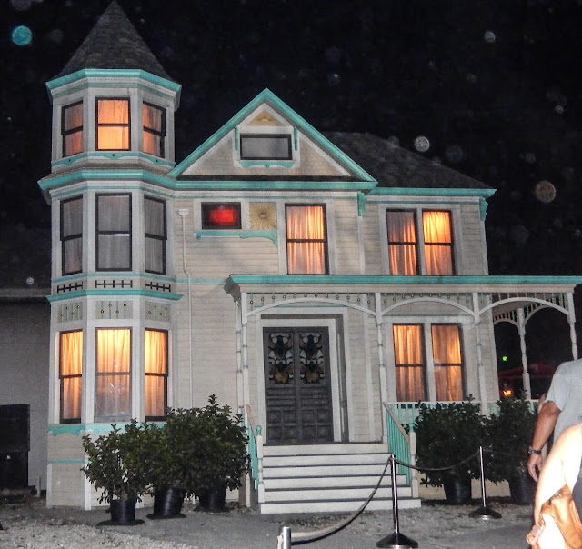 Life With My Boys: HHN Review - Houses 1-3