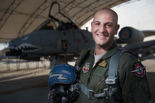 PILOTA ITALIANO A COMANDO DI UNA FORMAZIONE DI A-10C DELL'USAF - Blog ...
