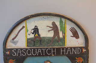 Curiomira: Sasquatch hand