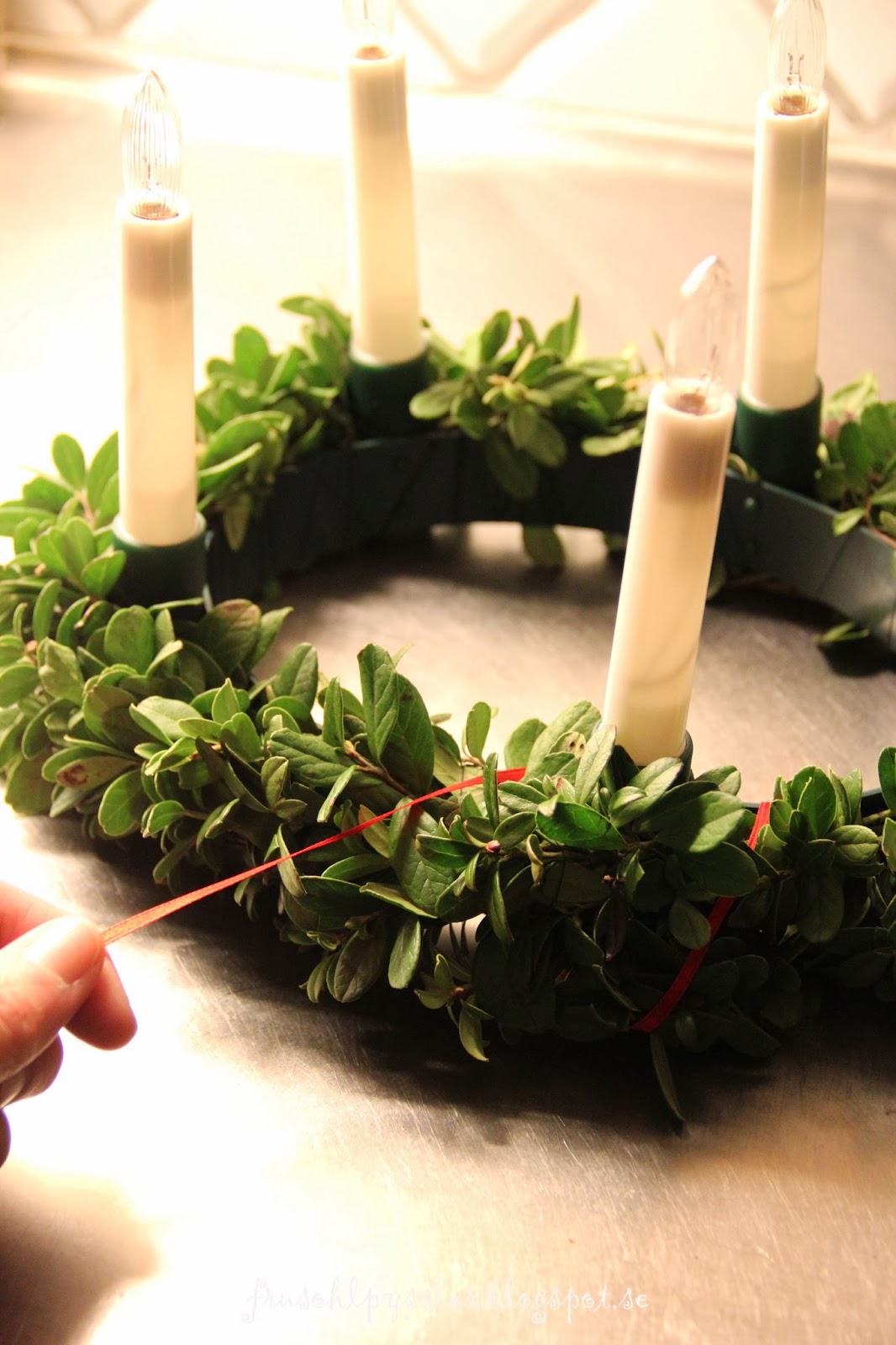 Fru Sohl Pysslar: 13 December - Dekorera luciakrona